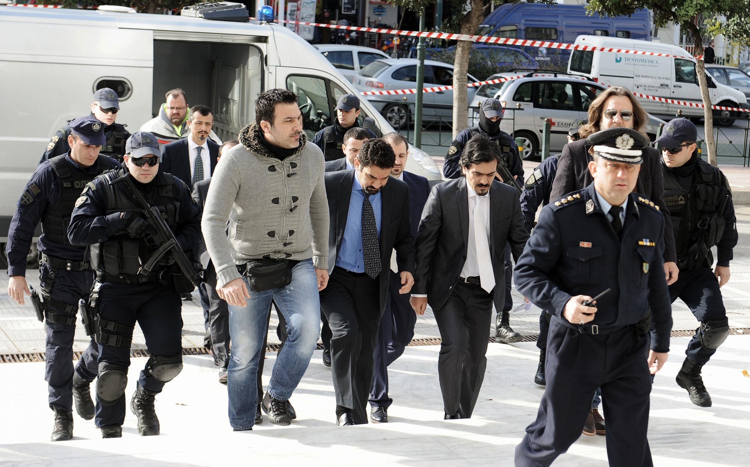 Με 700.000 ευρώ επικήρυξε η Τουρκία τον καθένα από τους 8 στρατιωτικούς ...